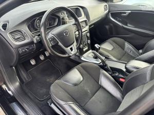 Black Volvo V40 2016 in Kaunas, with an engine capacity of 2.00 L and mileage of 236 thousand km for 5970 €, photo 9 on AUTOMOTO.COM.LV
