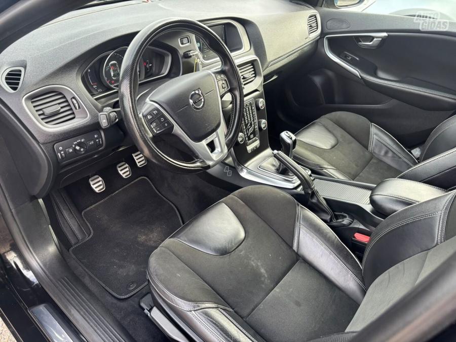 Black Volvo V40 2016 in Kaunas, with an engine capacity of 2.00 L and mileage of 236 thousand km for 5970 €, photo 9 on AUTOMOTO.COM.LV