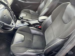 Black Volvo V40 2016 in Kaunas, with an engine capacity of 2.00 L and mileage of 236 thousand km for 5970 €, photo 11 on AUTOMOTO.COM.LV
