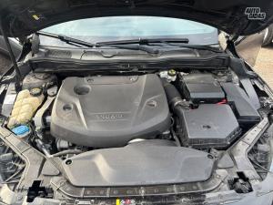 Black Volvo V40 2016 in Kaunas, with an engine capacity of 2.00 L and mileage of 236 thousand km for 5970 €, photo 13 on AUTOMOTO.COM.LV