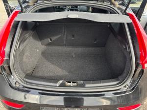 Black Volvo V40 2016 in Kaunas, with an engine capacity of 2.00 L and mileage of 236 thousand km for 5970 €, photo 14 on AUTOMOTO.COM.LV