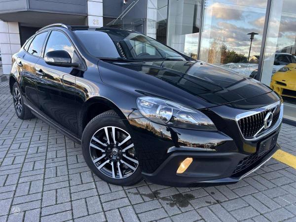 Melns Volvo V40 2017 Viļņa, ar dzinēja tilpumu 1.97 L un nobraukumu 246 tūkst. km par 9399 €, foto 9 vietnē AUTOMOTO.COM.LV
