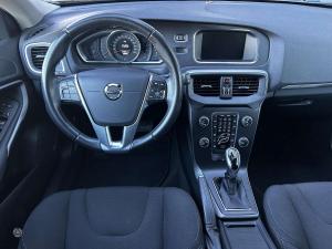 Black Volvo V40 2017 in Vilnius, with an engine capacity of 1.97 L and mileage of 246 thousand km for 9399 €, photo 11 on AUTOMOTO.COM.LV