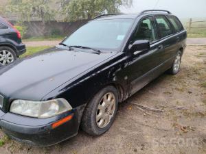 Black Volvo V40 2001 in Tukums, with an engine capacity of 1.90 L and mileage of 436 thousand km for 450 €, photo 4 on AUTOMOTO.COM.LV