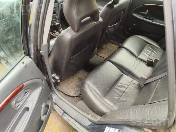 Black Volvo V40 2001 in Tukums, with an engine capacity of 1.90 L and mileage of 436 thousand km for 450 €, photo 6 on AUTOMOTO.COM.LV