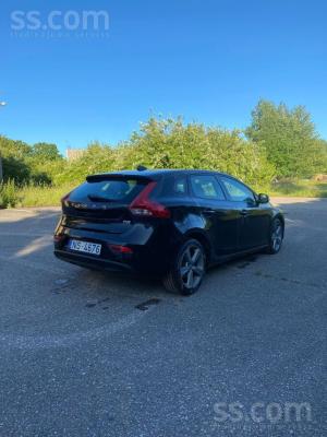 Melns Volvo V40 2012 Rīga, ar dzinēja tilpumu 1.60 L un nobraukumu 282 tūkst. km par 4200 €, foto 4 vietnē AUTOMOTO.COM.LV