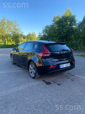 Melns Volvo V40 2012 Rīga, ar dzinēja tilpumu 1.60 L un nobraukumu 282 tūkst. km par 4200 €, foto 6 vietnē AUTOMOTO.COM.LV