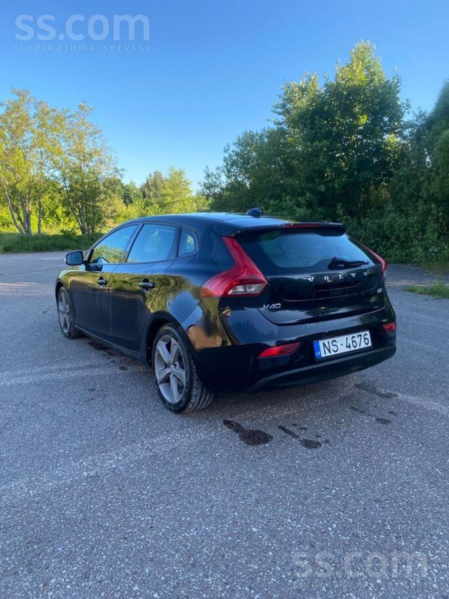 Melns Volvo V40 2012 Rīga, ar dzinēja tilpumu 1.60 L un nobraukumu 282 tūkst. km par 4200 €, foto 6 vietnē AUTOMOTO.COM.LV