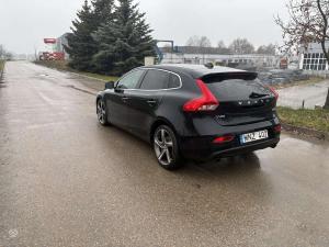 Black Volvo V40 2012 in Kaunas, with an engine capacity of 2.00 L and mileage of 315 thousand km for 6400 €, photo 7 on AUTOMOTO.COM.LV
