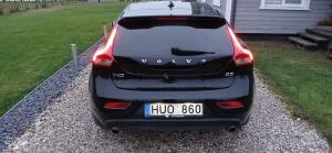 Black Volvo V40 2012 in Alytus, with an engine capacity of 2.00 L and mileage of 312 thousand km for 5950 €, photo 6 on AUTOMOTO.COM.LV