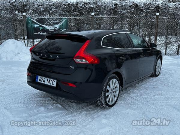 Black Volvo V40 2012 in Paide, with an engine capacity of 1.60 L and mileage of 282 thousand km for 6490 €, photo 2 on AUTOMOTO.COM.LV