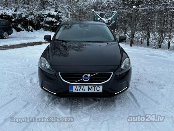 Black Volvo V40 2012 in Paide, with an engine capacity of 1.60 L and mileage of 282 thousand km for 6490 €, photo 3 on AUTOMOTO.COM.LV