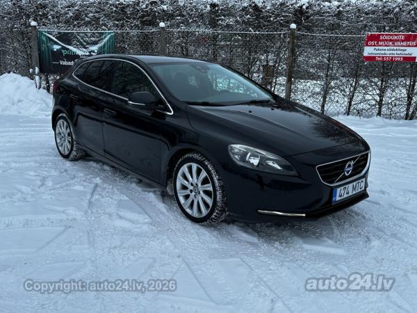 Black Volvo V40 2012 in Paide, with an engine capacity of 1.60 L and mileage of 282 thousand km for 6490 €, photo 4 on AUTOMOTO.COM.LV
