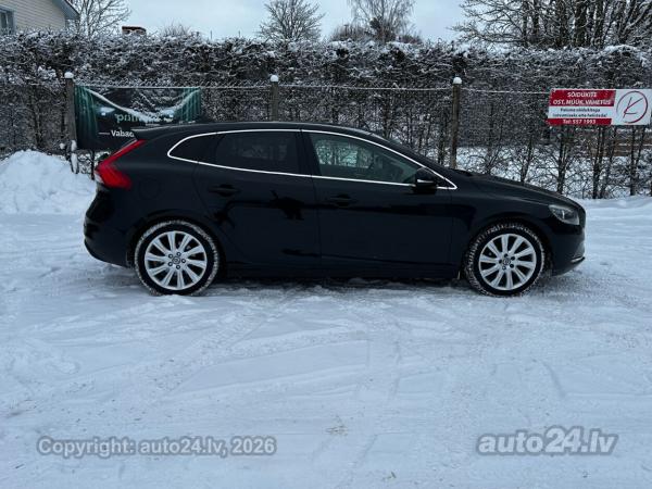 Black Volvo V40 2012 in Paide, with an engine capacity of 1.60 L and mileage of 282 thousand km for 6490 €, photo 6 on AUTOMOTO.COM.LV