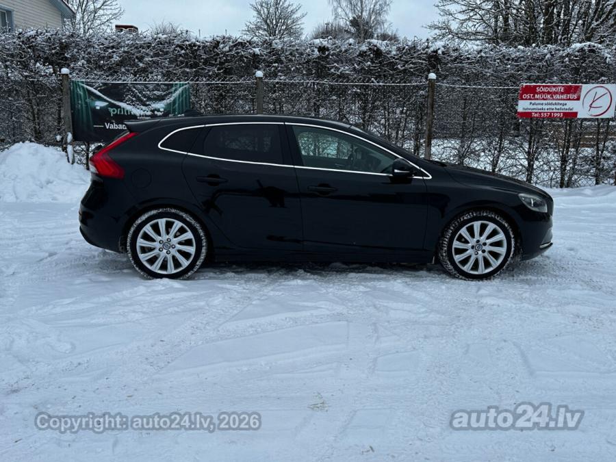 Melns Volvo V40 2012 Paide, ar dzinēja tilpumu 1.60 L un nobraukumu 282 tūkst. km par 6490 €, foto 6 vietnē AUTOMOTO.COM.LV