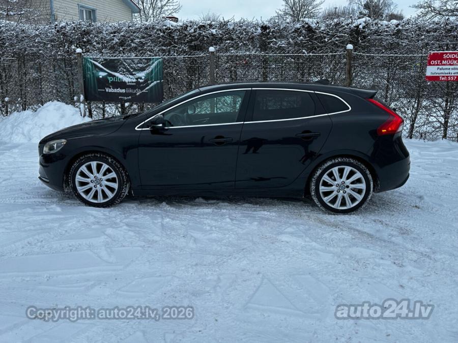 Melns Volvo V40 2012 Paide, ar dzinēja tilpumu 1.60 L un nobraukumu 282 tūkst. km par 6490 €, foto 8 vietnē AUTOMOTO.COM.LV