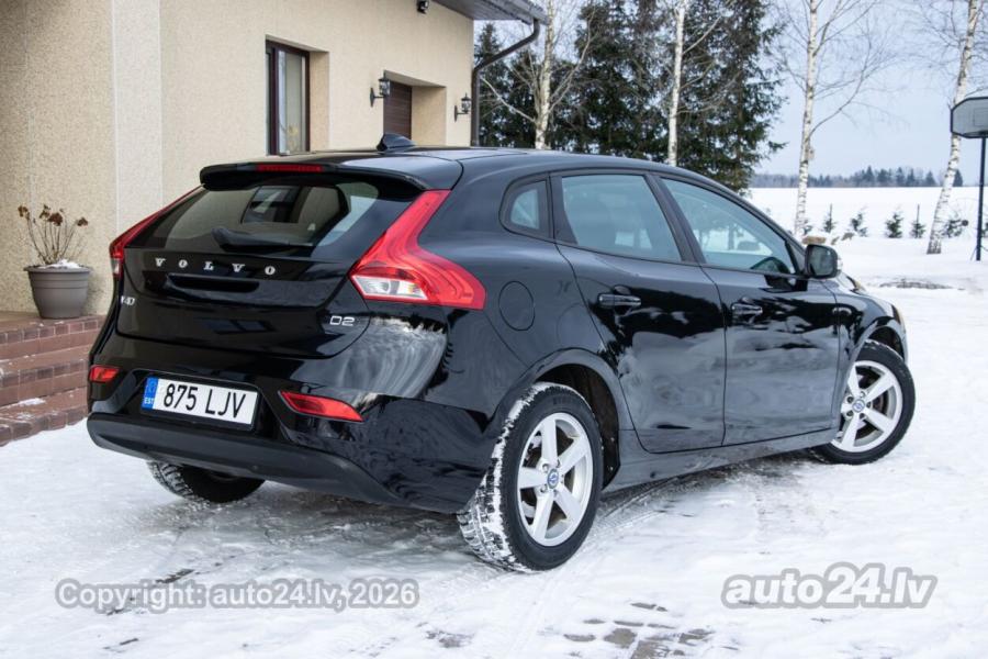 Melns Volvo V40 2012 Paide, ar dzinēja tilpumu 1.60 L un nobraukumu 281 tūkst. km par 6490 €, foto 3 vietnē AUTOMOTO.COM.LV