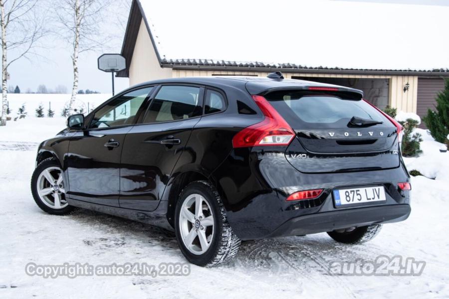 Melns Volvo V40 2012 Paide, ar dzinēja tilpumu 1.60 L un nobraukumu 281 tūkst. km par 6490 €, foto 5 vietnē AUTOMOTO.COM.LV