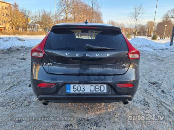 Melns Volvo V40 2012 Tallina, ar dzinēja tilpumu 2.00 L un nobraukumu 327 tūkst. km par 6000 €, foto 2 vietnē AUTOMOTO.COM.LV