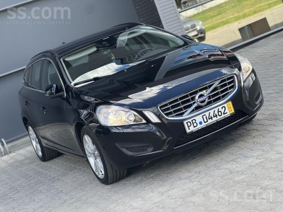 Melns Volvo V40 2012 Jēkabpils, ar dzinēja tilpumu 2.00 L un nobraukumu 201 tūkst. km par 6900 €, foto 6 vietnē AUTOMOTO.COM.LV