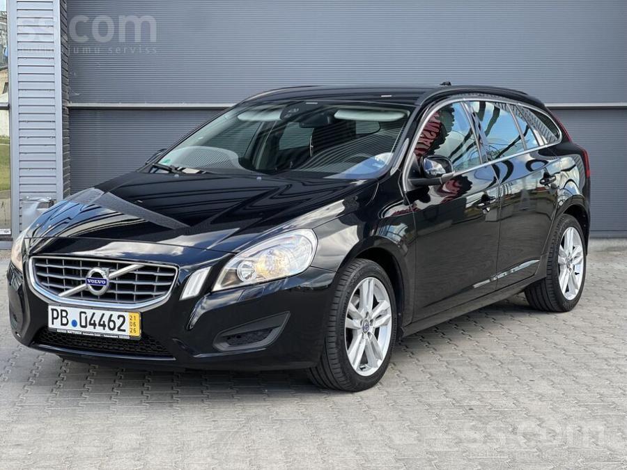 Melns Volvo V40 2012 Jēkabpils, ar dzinēja tilpumu 2.00 L un nobraukumu 201 tūkst. km par 6900 €, foto 10 vietnē AUTOMOTO.COM.LV