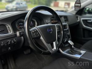 Melns Volvo V40 2012 Jēkabpils, ar dzinēja tilpumu 2.00 L un nobraukumu 201 tūkst. km par 6900 €, foto 14 vietnē AUTOMOTO.COM.LV