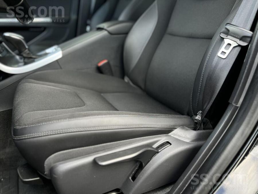 Melns Volvo V40 2012 Jēkabpils, ar dzinēja tilpumu 2.00 L un nobraukumu 201 tūkst. km par 6900 €, foto 15 vietnē AUTOMOTO.COM.LV