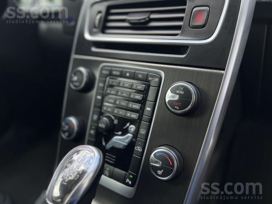 Melns Volvo V40 2012 Jēkabpils, ar dzinēja tilpumu 2.00 L un nobraukumu 201 tūkst. km par 6900 €, foto 22 vietnē AUTOMOTO.COM.LV