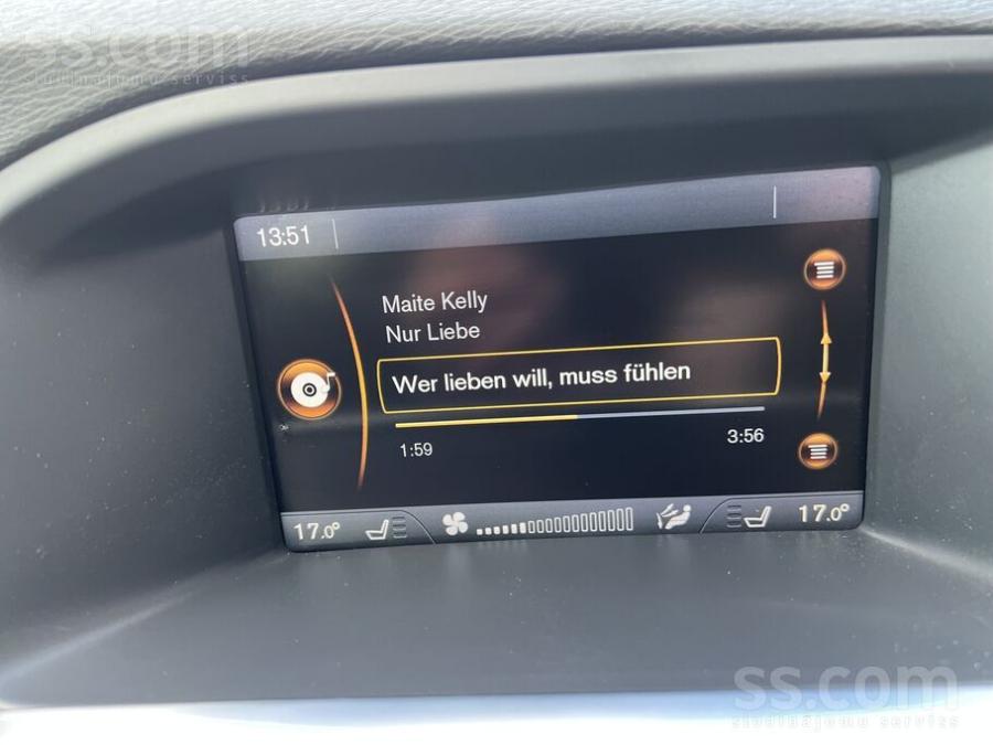 Melns Volvo V40 2012 Jēkabpils, ar dzinēja tilpumu 2.00 L un nobraukumu 201 tūkst. km par 6900 €, foto 24 vietnē AUTOMOTO.COM.LV
