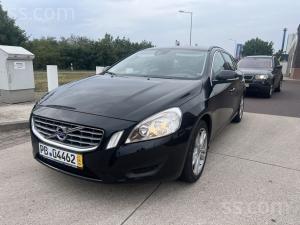 Melns Volvo V40 2012 Jēkabpils, ar dzinēja tilpumu 2.00 L un nobraukumu 201 tūkst. km par 6900 €, foto 30 vietnē AUTOMOTO.COM.LV
