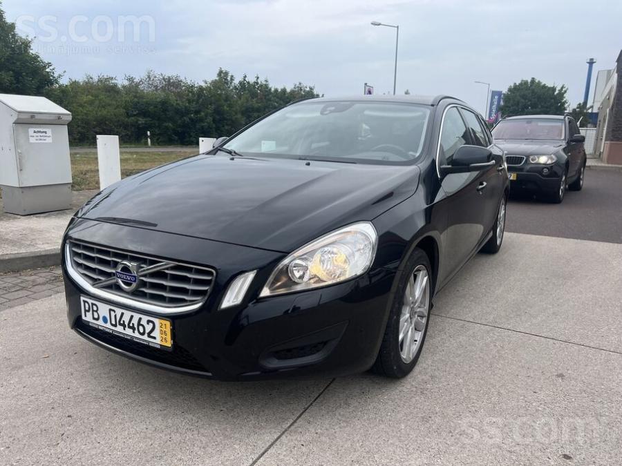 Melns Volvo V40 2012 Jēkabpils, ar dzinēja tilpumu 2.00 L un nobraukumu 201 tūkst. km par 6900 €, foto 30 vietnē AUTOMOTO.COM.LV