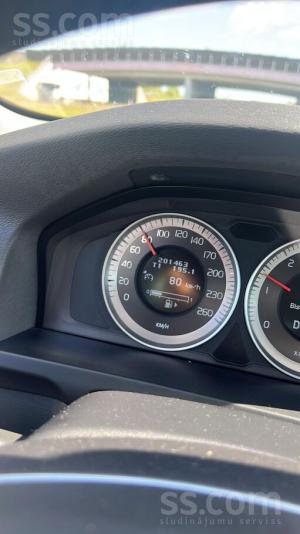 Melns Volvo V40 2012 Jēkabpils, ar dzinēja tilpumu 2.00 L un nobraukumu 201 tūkst. km par 6900 €, foto 34 vietnē AUTOMOTO.COM.LV