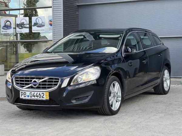 Melns Volvo V40 2012 Jēkabpils, ar dzinēja tilpumu 2.00 L un nobraukumu 201 tūkst. km par 6900 €, foto 3 vietnē AUTOMOTO.COM.LV