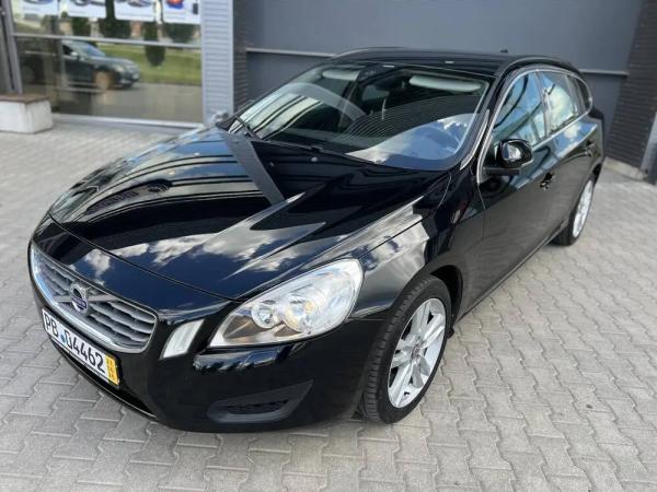 Melns Volvo V40 2012 Jēkabpils, ar dzinēja tilpumu 2.00 L un nobraukumu 201 tūkst. km par 6900 €, foto 10 vietnē AUTOMOTO.COM.LV