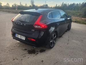 Melns Volvo V40 2012 Gulbene, ar dzinēja tilpumu 2.00 L un nobraukumu 350 tūkst. km par 7500 €, foto 5 vietnē AUTOMOTO.COM.LV