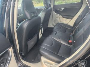Melns Volvo V40 2012 Gulbene, ar dzinēja tilpumu 2.00 L un nobraukumu 350 tūkst. km par 7500 €, foto 10 vietnē AUTOMOTO.COM.LV