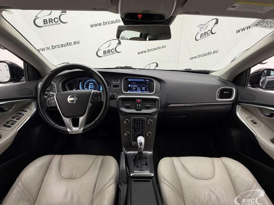 Black Volvo V40 2012 in Vilnius, with an engine capacity of 1.98 L and mileage of 187 thousand km for 9900 €, photo 5 on AUTOMOTO.COM.LV