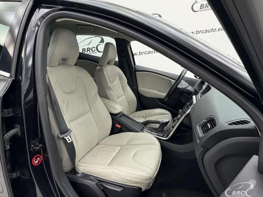 Black Volvo V40 2012 in Vilnius, with an engine capacity of 1.98 L and mileage of 187 thousand km for 9900 €, photo 9 on AUTOMOTO.COM.LV