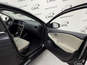 Black Volvo V40 2012 in Vilnius, with an engine capacity of 1.98 L and mileage of 187 thousand km for 9900 €, photo 10 on AUTOMOTO.COM.LV