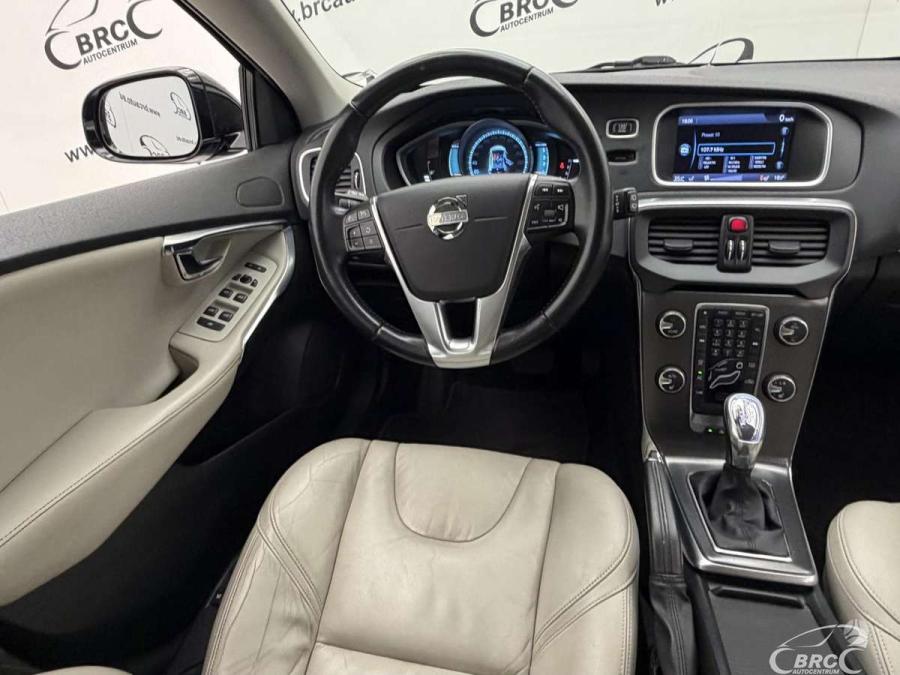 Black Volvo V40 2012 in Vilnius, with an engine capacity of 1.98 L and mileage of 187 thousand km for 9900 €, photo 15 on AUTOMOTO.COM.LV
