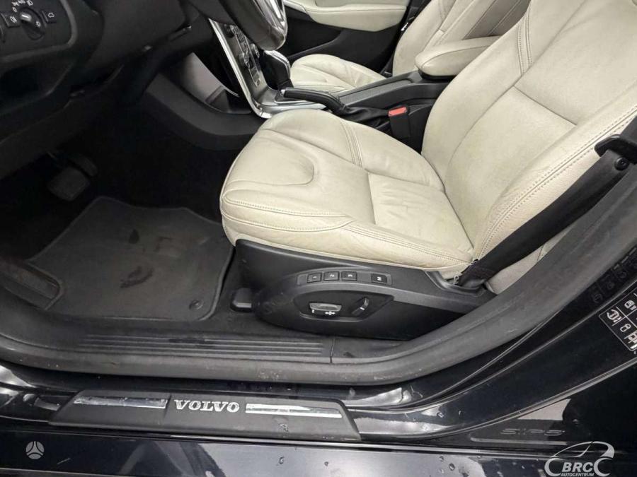 Black Volvo V40 2012 in Vilnius, with an engine capacity of 1.98 L and mileage of 187 thousand km for 9900 €, photo 23 on AUTOMOTO.COM.LV