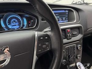 Black Volvo V40 2012 in Vilnius, with an engine capacity of 1.98 L and mileage of 187 thousand km for 9900 €, photo 29 on AUTOMOTO.COM.LV