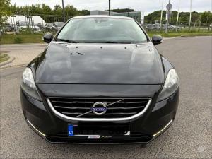 Black Volvo V40 2012 in Vilnius, with an engine capacity of 1.56 L and mileage of 260 thousand km for 5350 €, photo 8 on AUTOMOTO.COM.LV