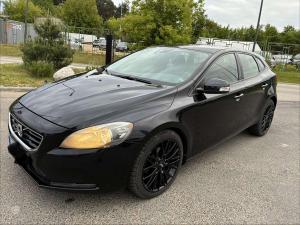 Black Volvo V40 2012 in Vilnius, with an engine capacity of 1.56 L and mileage of 260 thousand km for 5350 €, photo 21 on AUTOMOTO.COM.LV