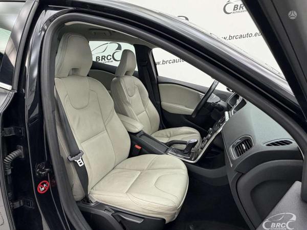 Melns Volvo V40 2012 Viļņa, ar dzinēja tilpumu 1.98 L un nobraukumu 187 tūkst. km par 8500 €, foto 9 vietnē AUTOMOTO.COM.LV