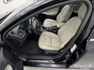 Melns Volvo V40 2012 Viļņa, ar dzinēja tilpumu 1.98 L un nobraukumu 187 tūkst. km par 8500 €, foto 22 vietnē AUTOMOTO.COM.LV