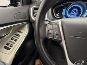 Melns Volvo V40 2012 Viļņa, ar dzinēja tilpumu 1.98 L un nobraukumu 187 tūkst. km par 8500 €, foto 30 vietnē AUTOMOTO.COM.LV