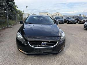Melns Volvo V40 2012 Marijampole, ar dzinēja tilpumu 1.56 L un nobraukumu 271 tūkst. km par 3850 €, foto 3 vietnē AUTOMOTO.COM.LV