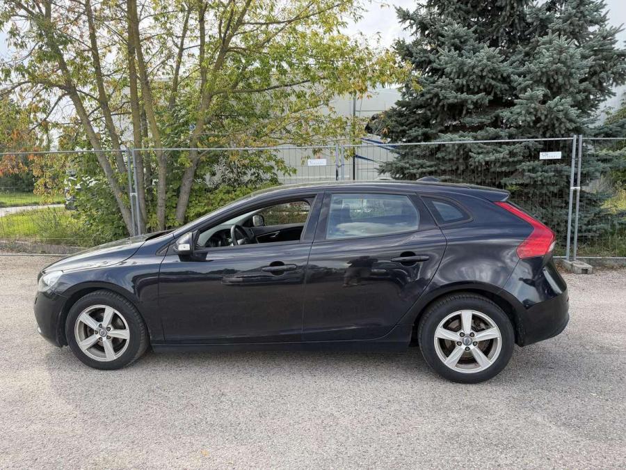 Melns Volvo V40 2012 Marijampole, ar dzinēja tilpumu 1.56 L un nobraukumu 271 tūkst. km par 3850 €, foto 8 vietnē AUTOMOTO.COM.LV
