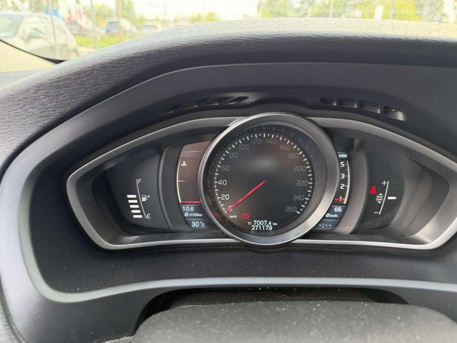 Melns Volvo V40 2012 Marijampole, ar dzinēja tilpumu 1.56 L un nobraukumu 271 tūkst. km par 3850 €, foto 11 vietnē AUTOMOTO.COM.LV
